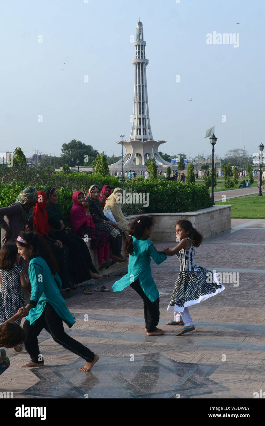 Minar e pakistan monsoon hi-res stock photography and images - Alamy
