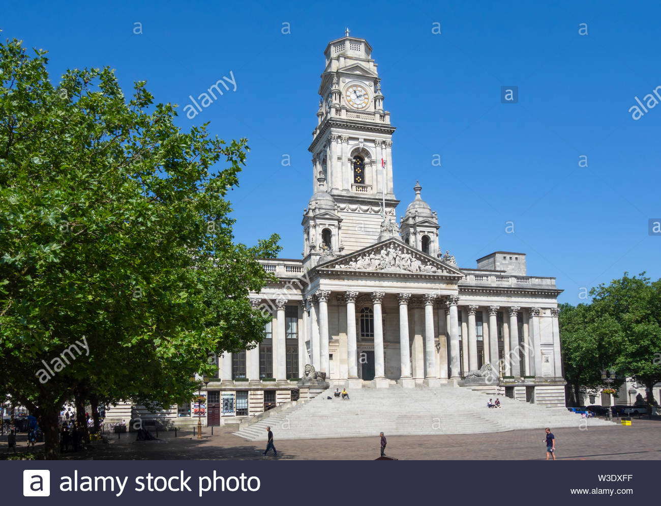 Portsmouth Guildhall High Resolution Stock Photography and Images - Alamy
