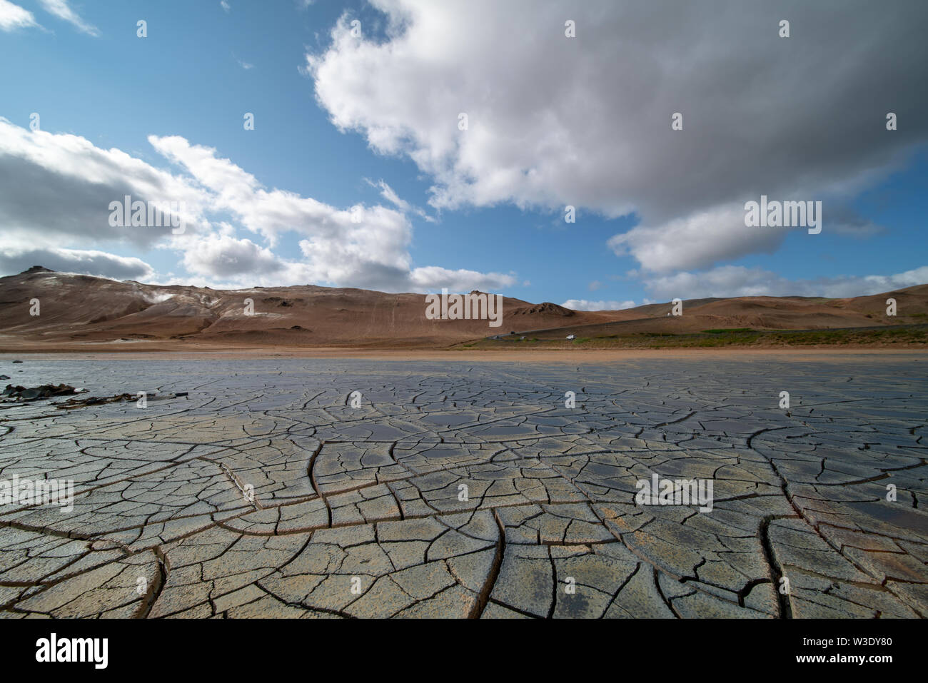 Dried land in the desert. Cracked soil crust Stock Photo - Alamy
