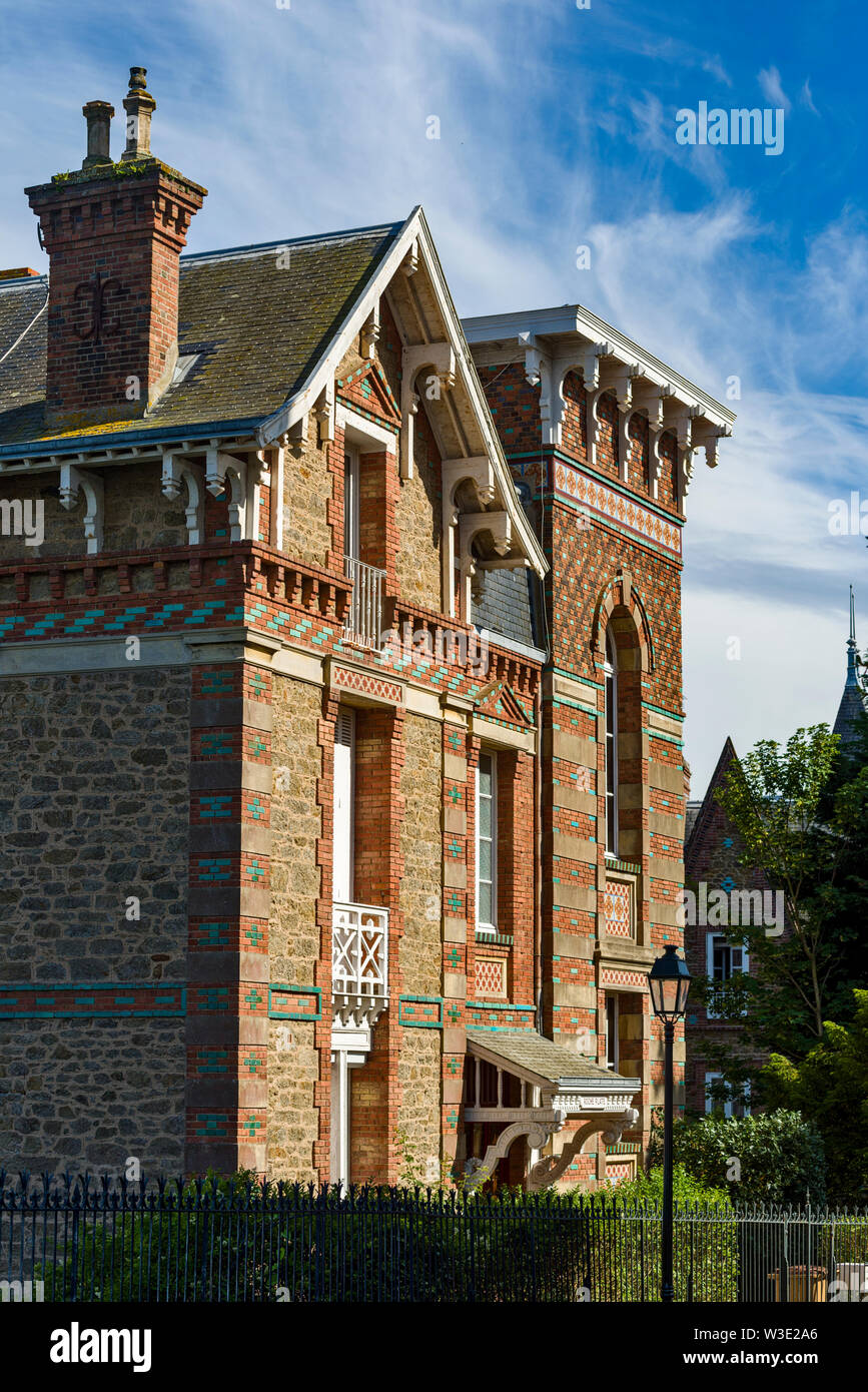 Belle assise hi-res stock photography and images - Alamy