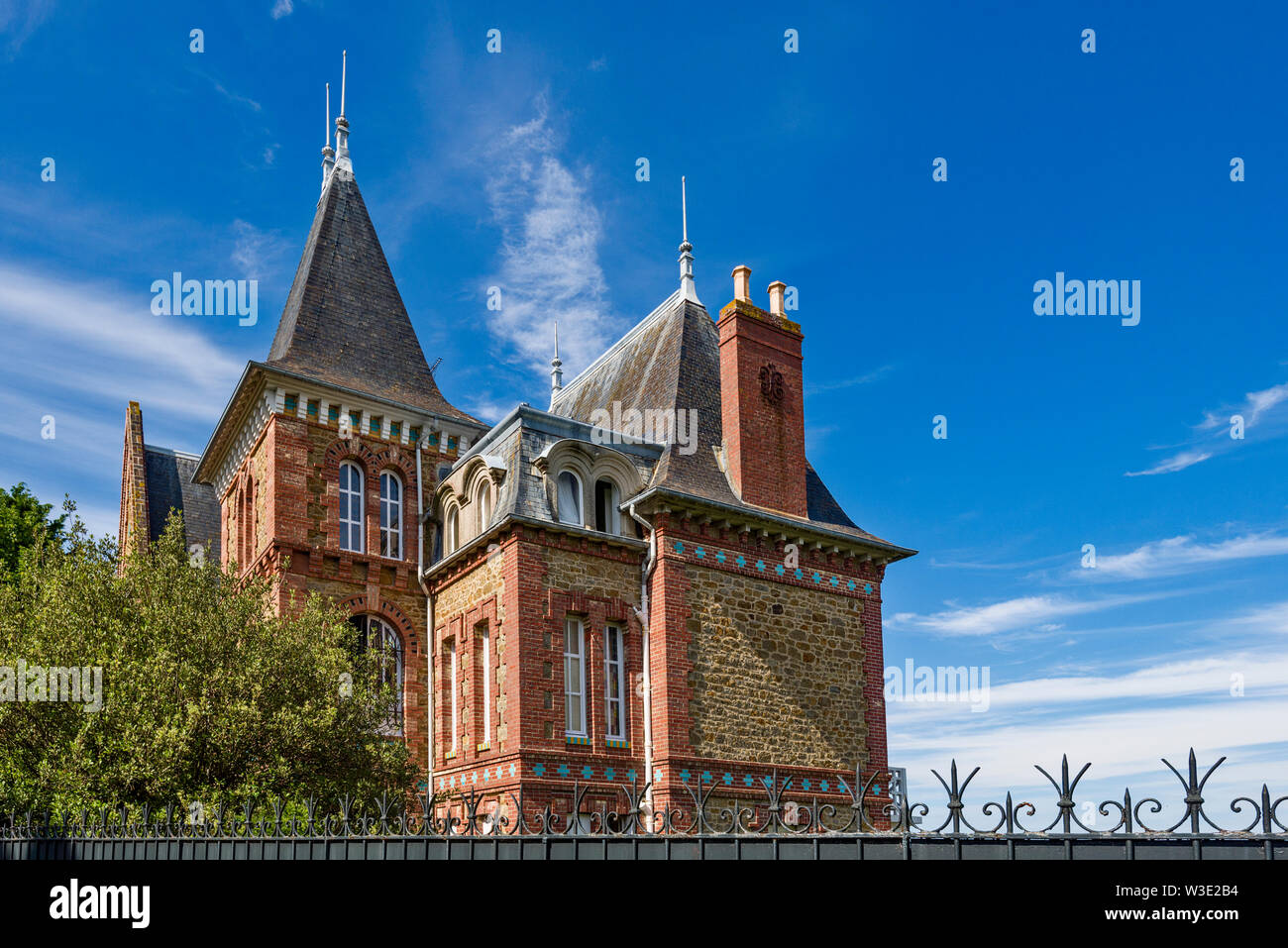 Belle Assise High Resolution Stock Photography and Images - Alamy