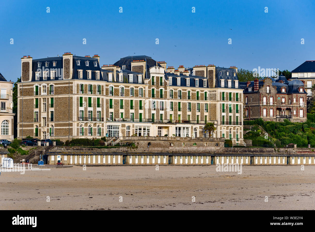 Harbour dinard brittany france hi-res stock photography and images - Alamy
