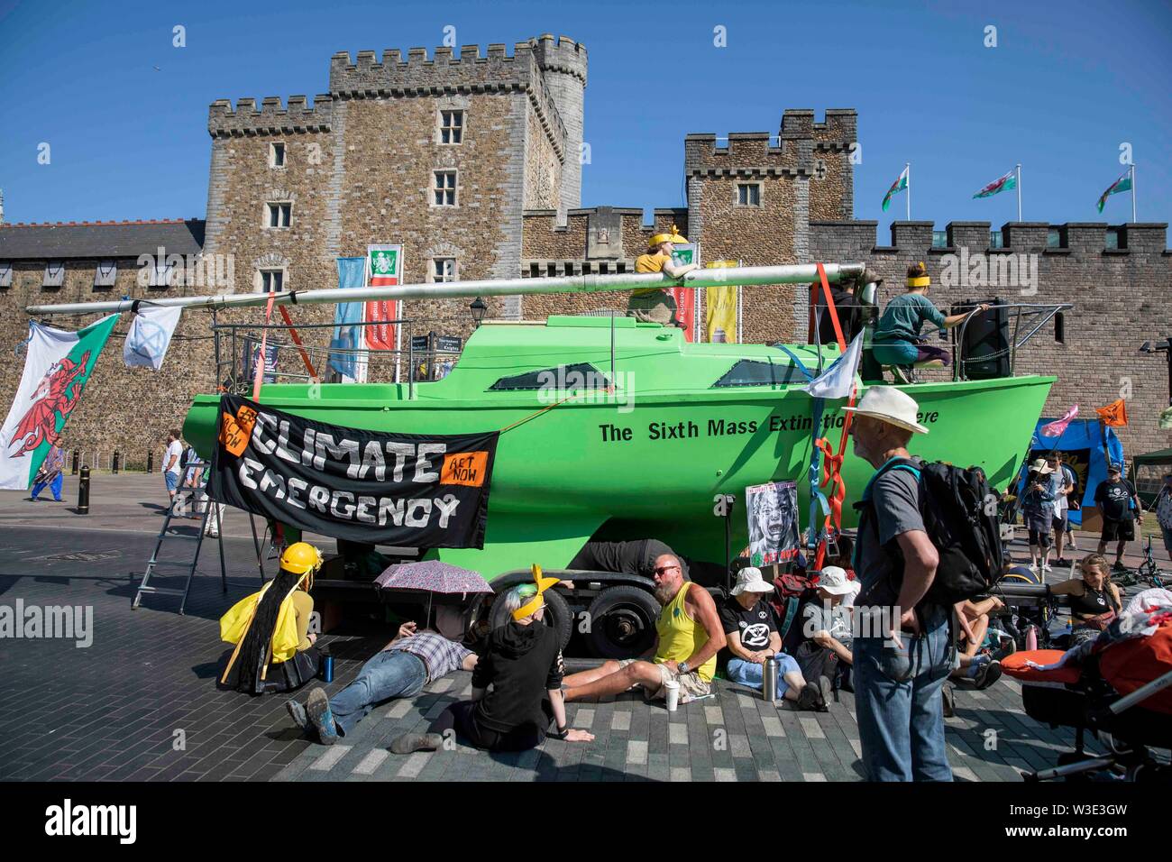Cardiff, Wales, UK, July 15th 2019. Activists and a boat outside ...