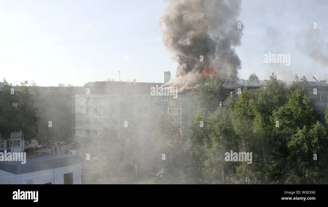 Burning roof residential high rise hi-res stock photography and images ...