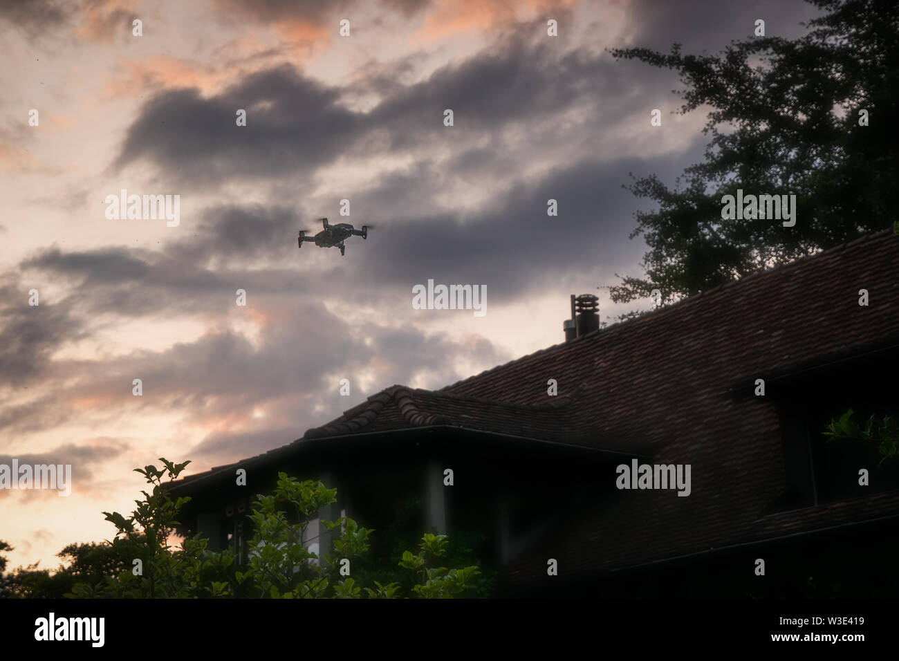 Drone flying house hi-res stock photography and images - Alamy