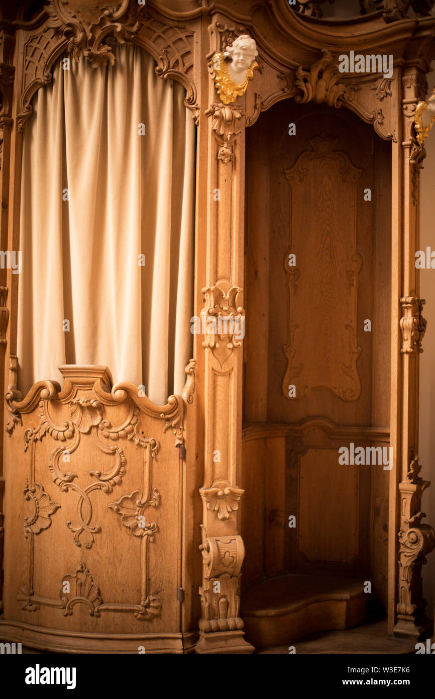 Confessional of a church hi-res stock photography and images - Alamy