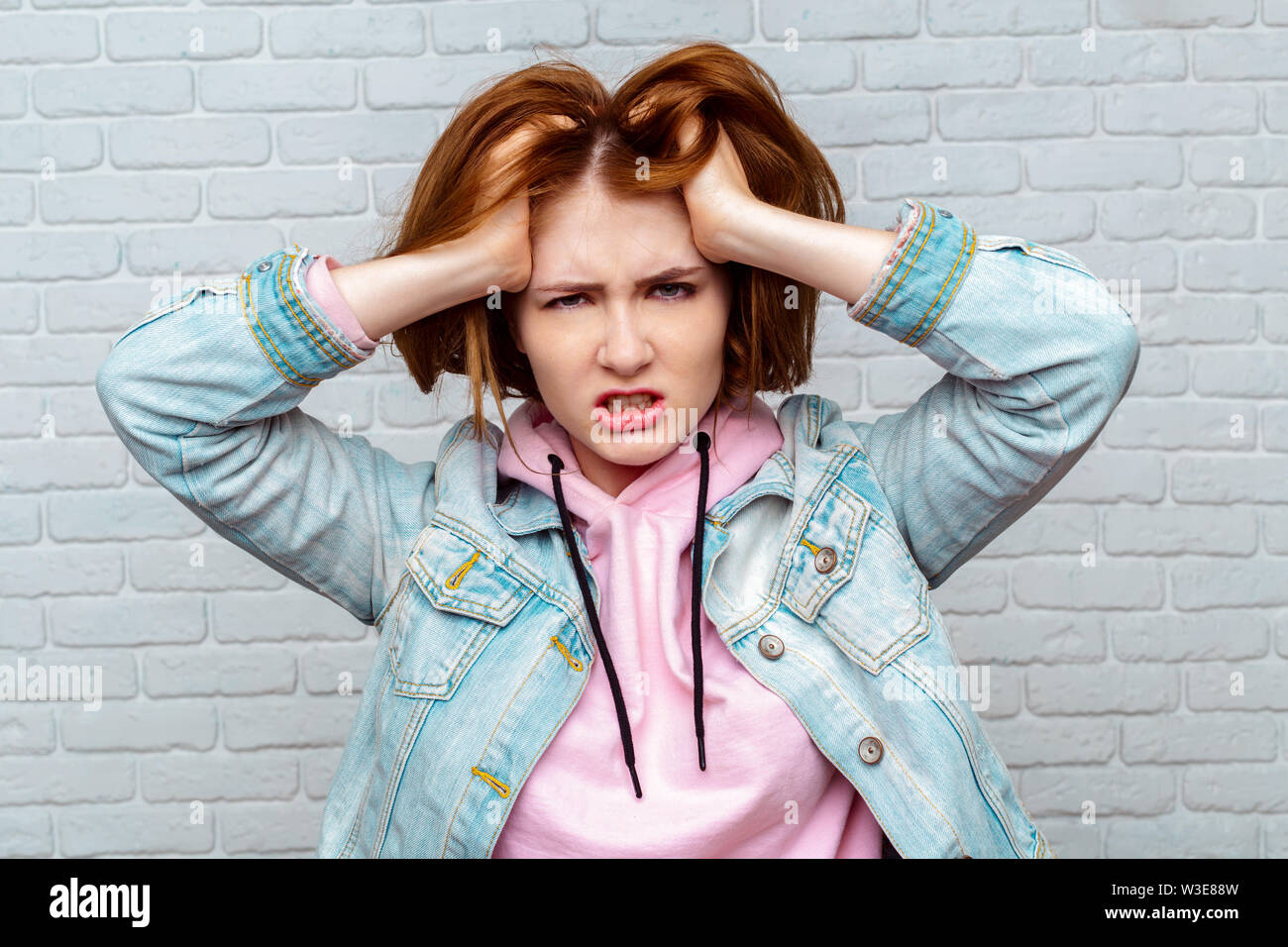 Desperate woman crying Stock Photo - Alamy