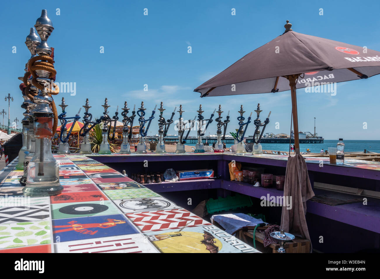 Hubbly bubbly hi-res stock photography and images - Alamy