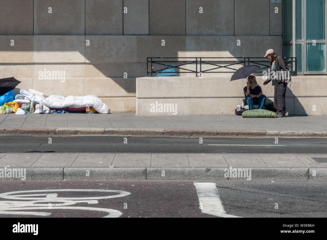 Homeless people on the streets of Brighton Stock Photo - Alamy
