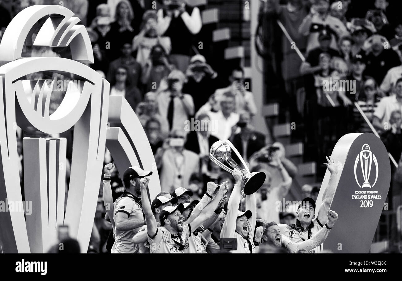 England celebrate winning icc world cup hi-res stock photography and ...