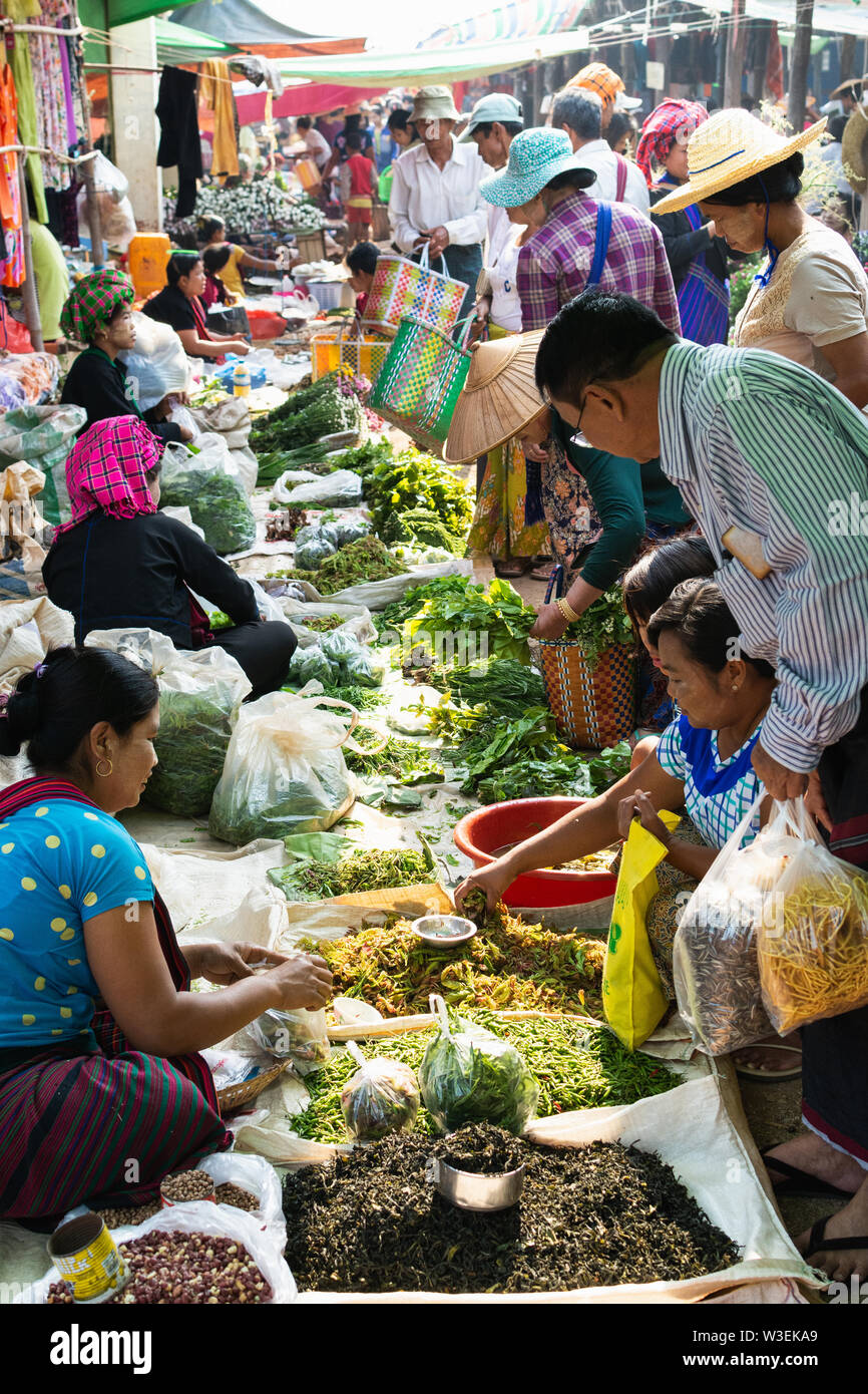 Myanmar shopping street hi-res stock photography and images - Alamy