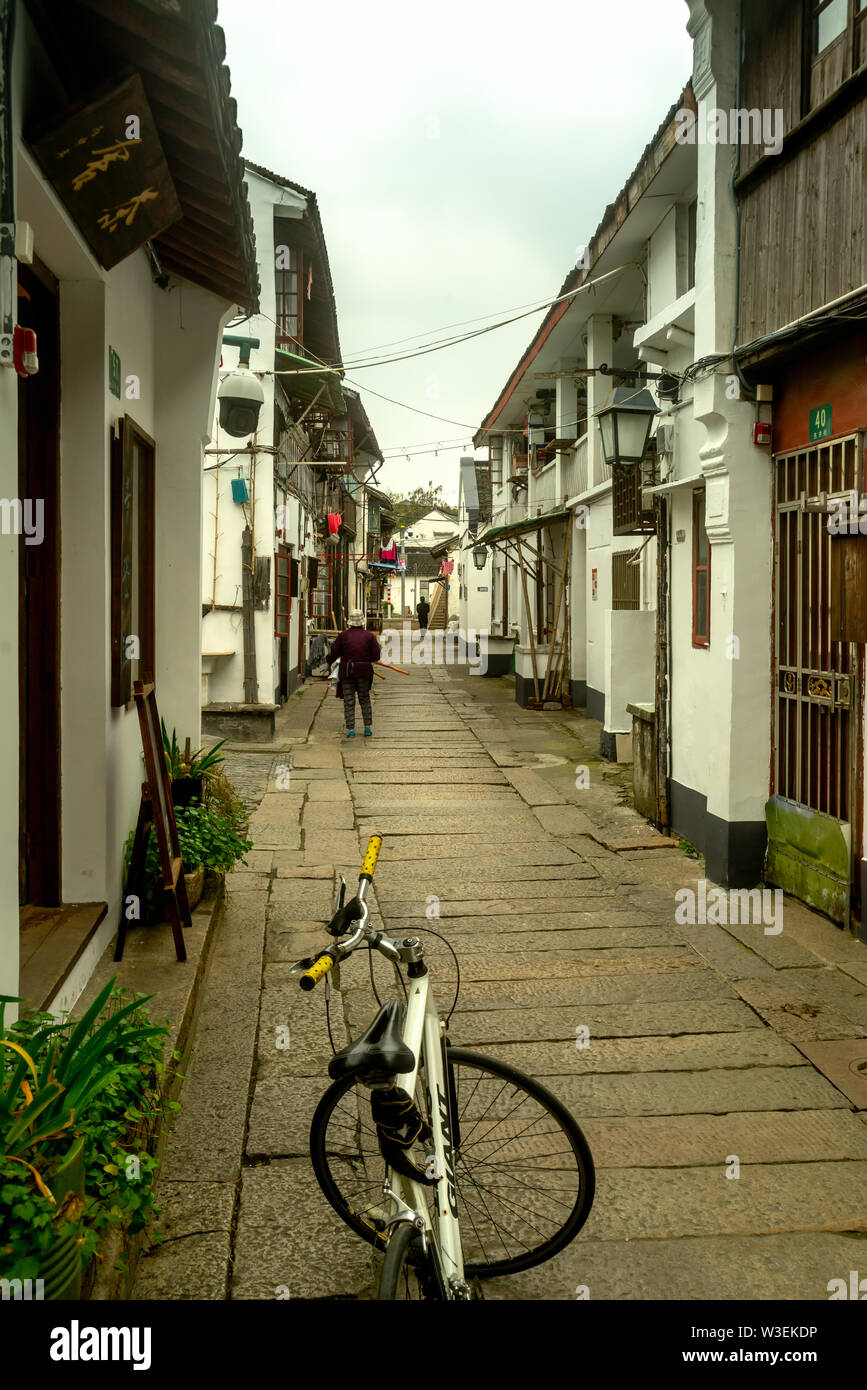 Old shanghai streets hi-res stock photography and images - Alamy