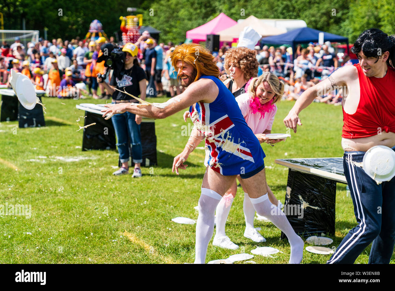 Pie throwing contest hi-res stock photography and images - Alamy