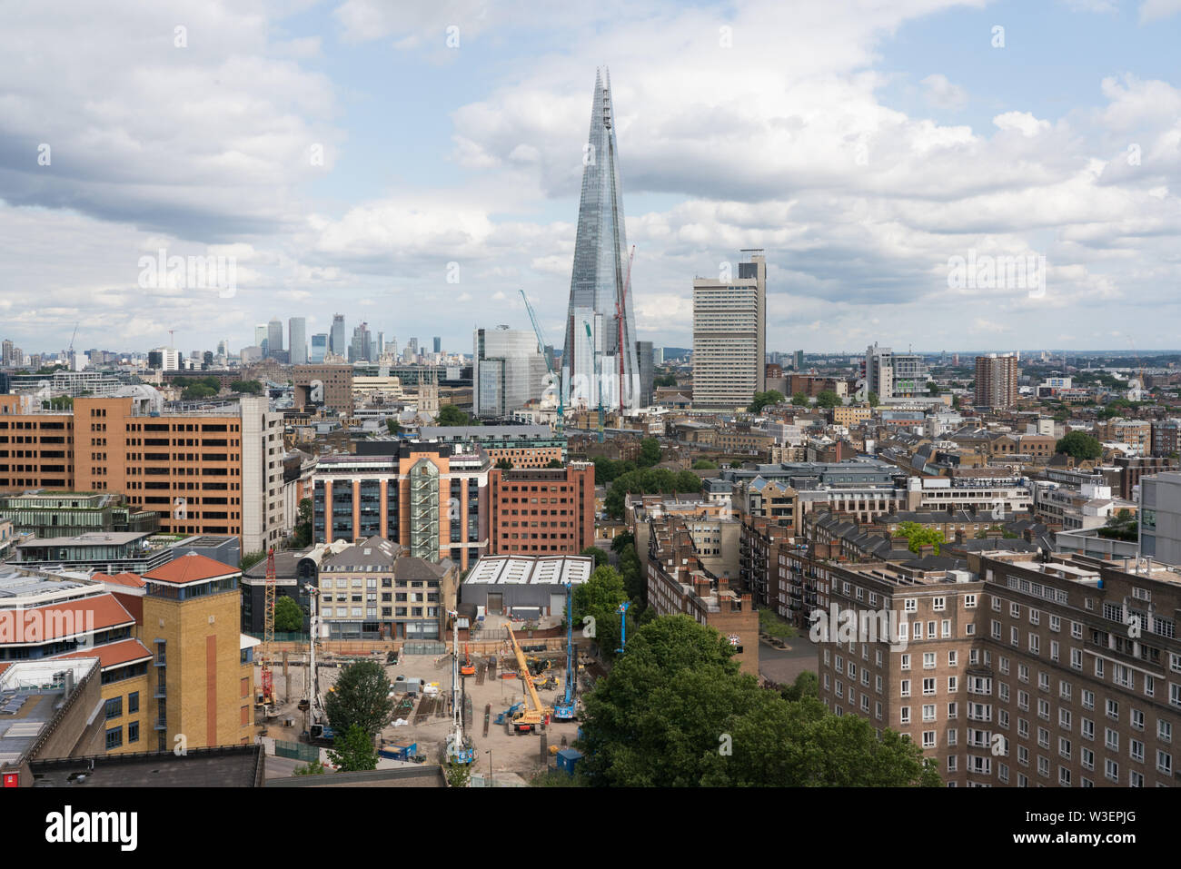 Tate modern aerial view hi-res stock photography and images - Alamy