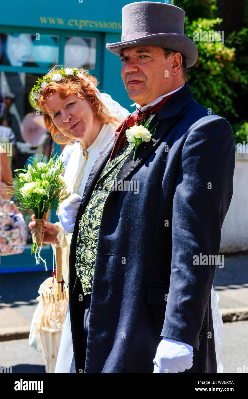 Dressed as bride hi-res stock photography and images - Alamy