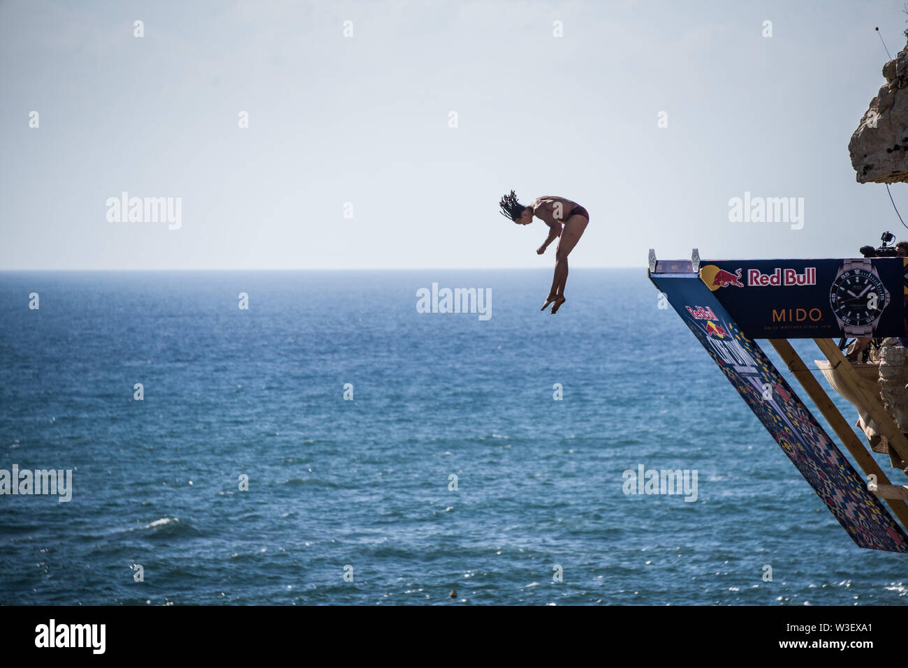 Man jumping from high dive hi-res stock photography and images - Alamy