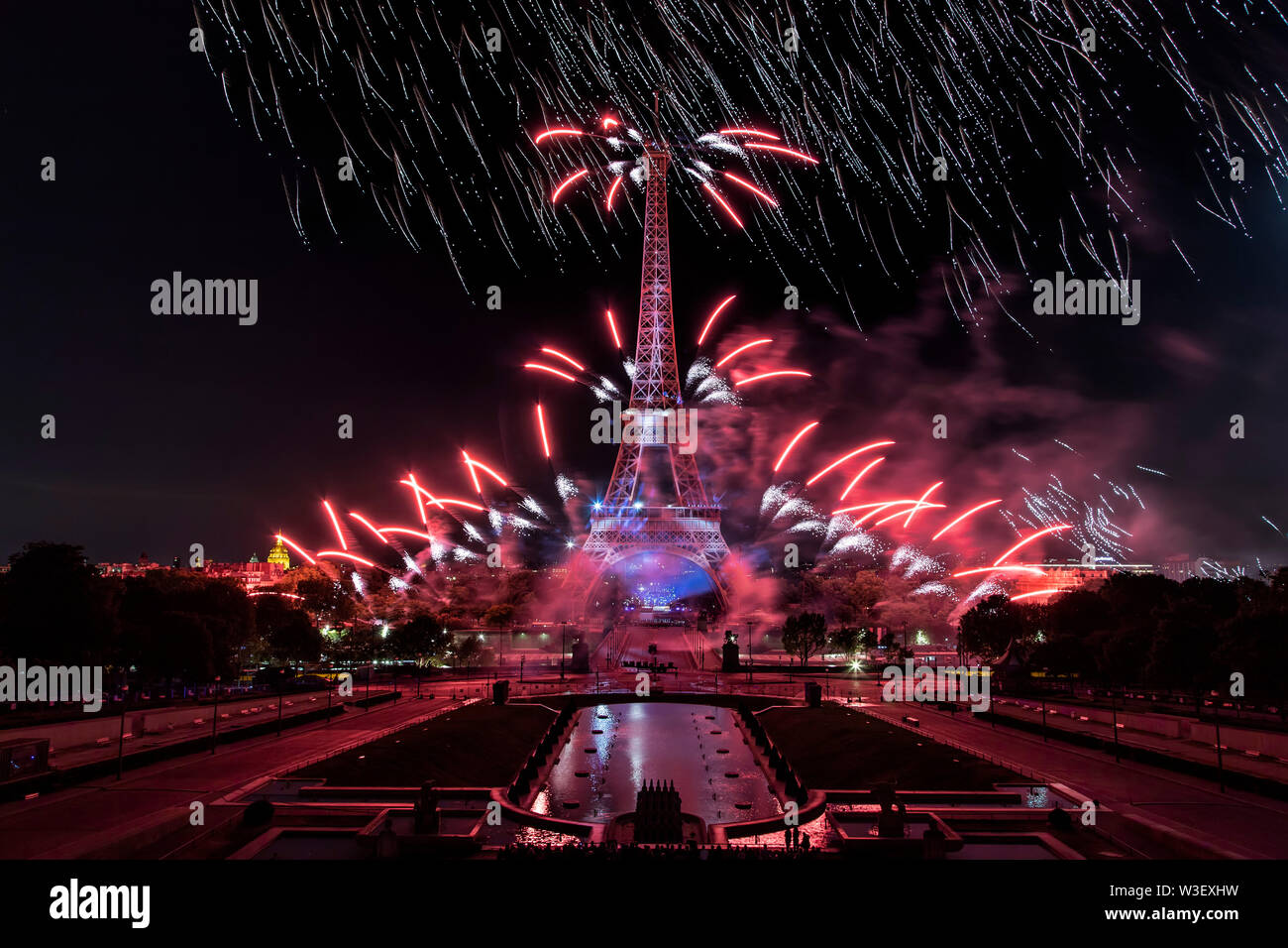Paris, France. 14th July, 2019. Night scene of fireworks at Eiffel ...