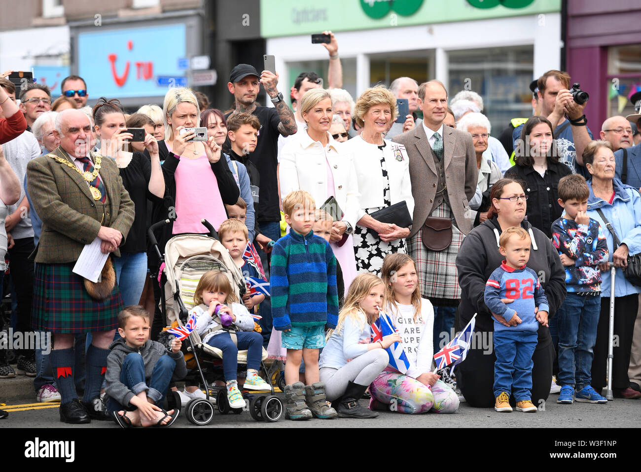Prince Edward and Sophie the new Earl and Countess of Fofar make an ...