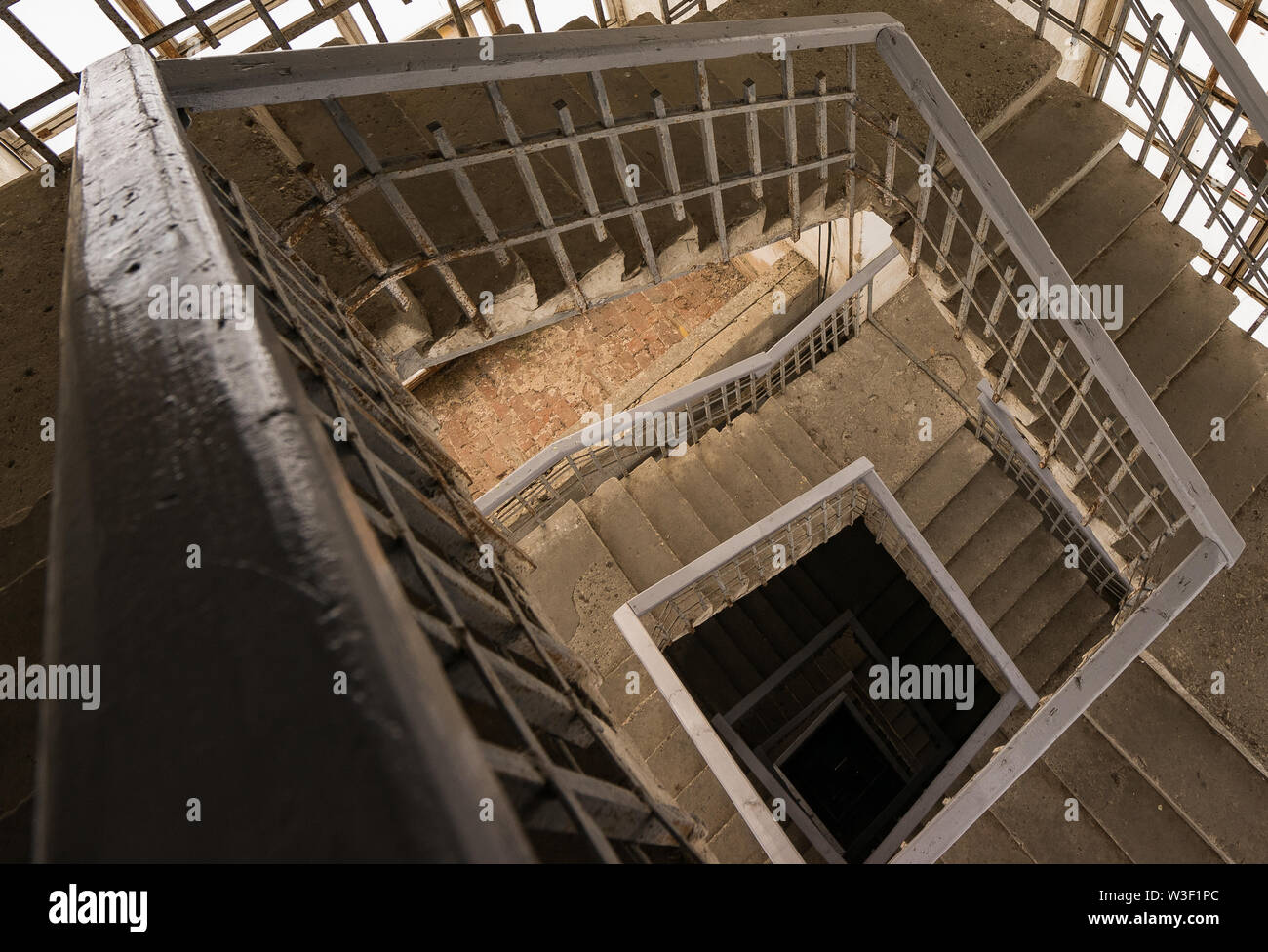 Top down view circular stairs hi-res stock photography and images - Alamy