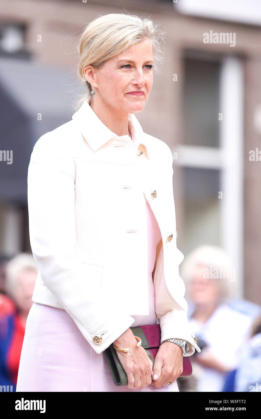 Prince Edward and Sophie the new Earl and Countess of Fofar make an ...