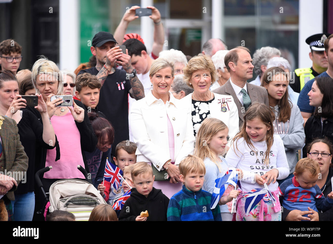 Prince Edward and Sophie the new Earl and Countess of Fofar make an ...