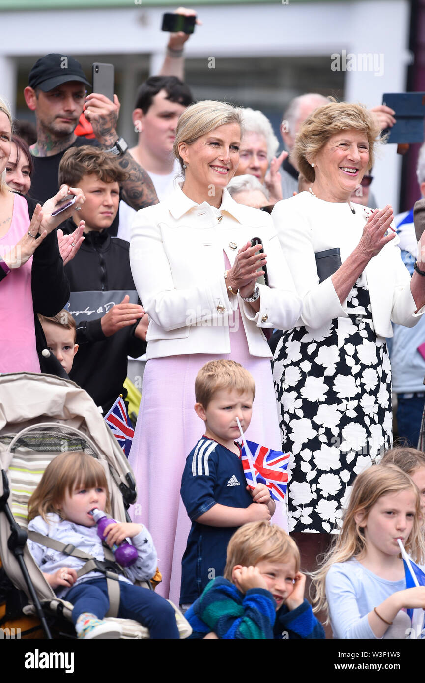 Prince Edward and Sophie the new Earl and Countess of Fofar make an ...