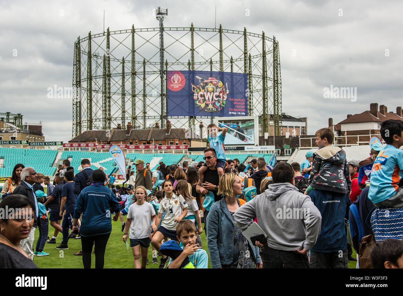 Cricket world cup trophy icc 2019 hi-res stock photography and images ...