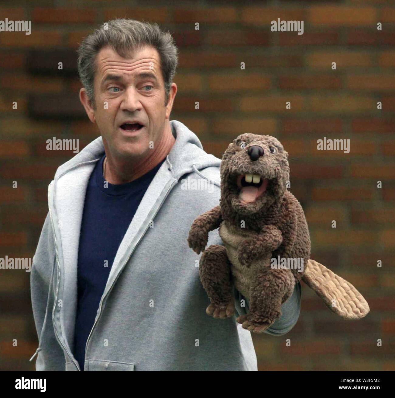 Mel Gibsonfilming The Beaver 2009 Photo By John BarrettPhotoLink/MediaPunch Stock Photo - Alamy