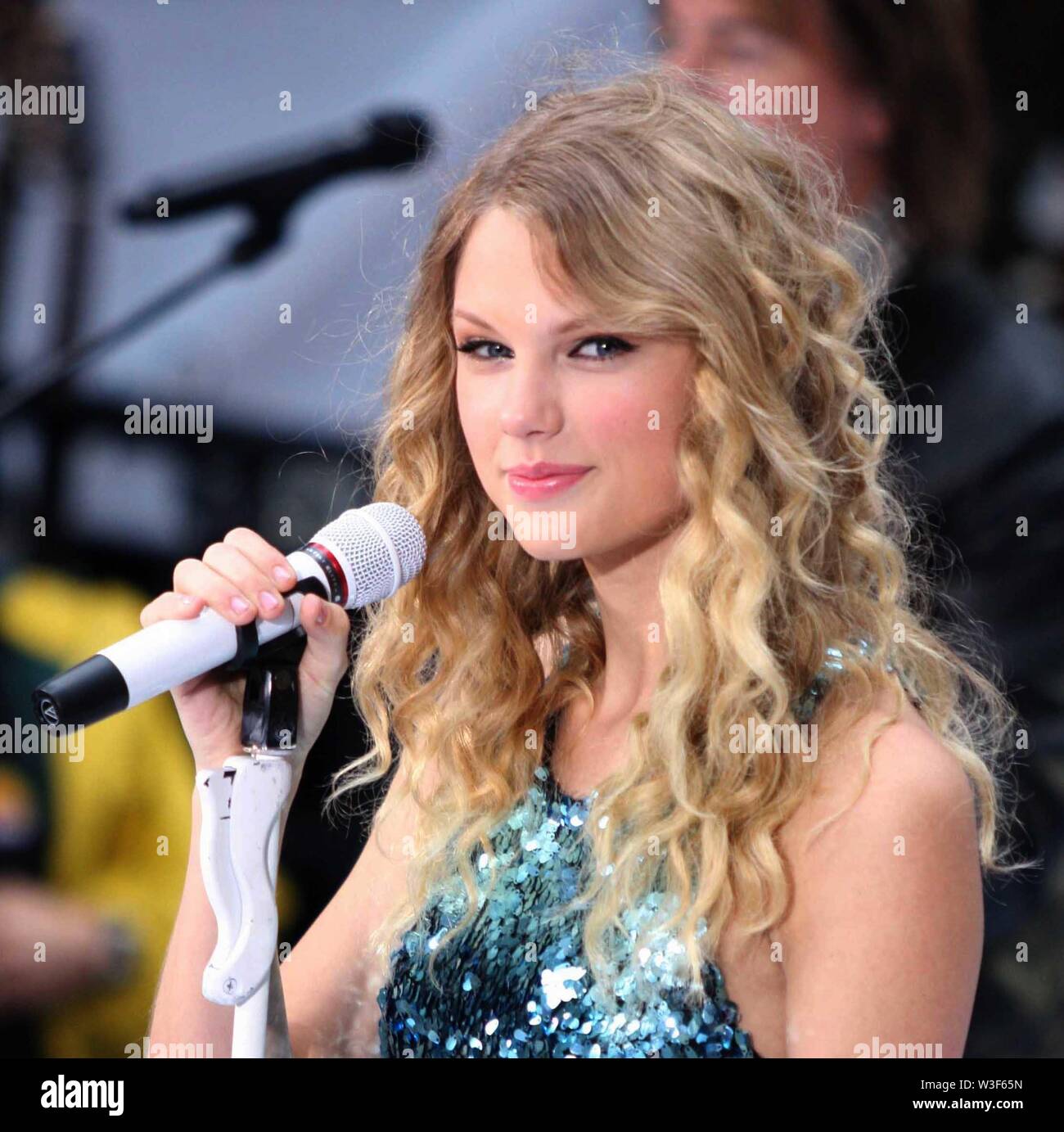 Taylor Swift 2009 on NBC's Today Show Photo By John BarrettPhotoLink ...