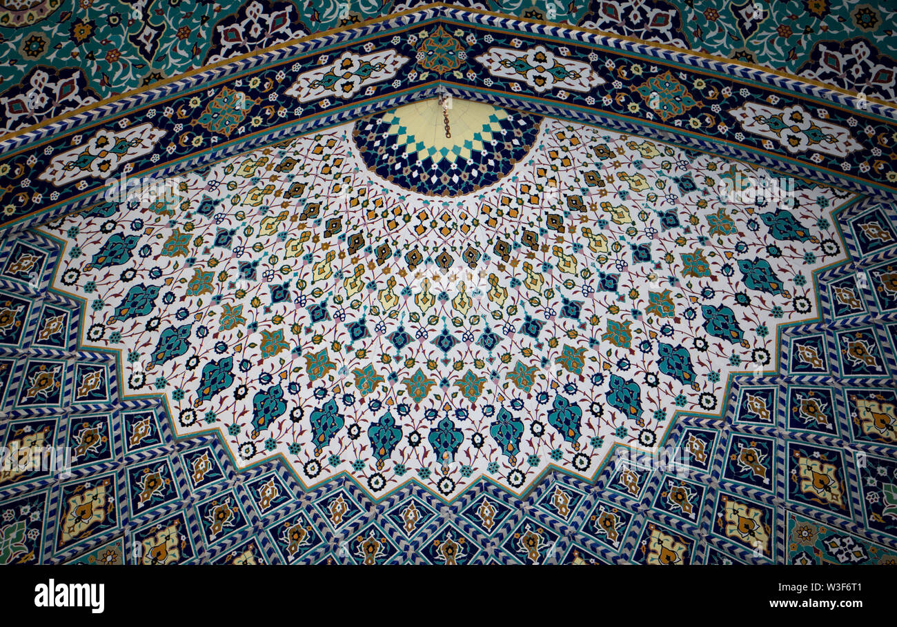 moroccan mosaic decoration. Traditional Arabic Islamic motif Background ...
