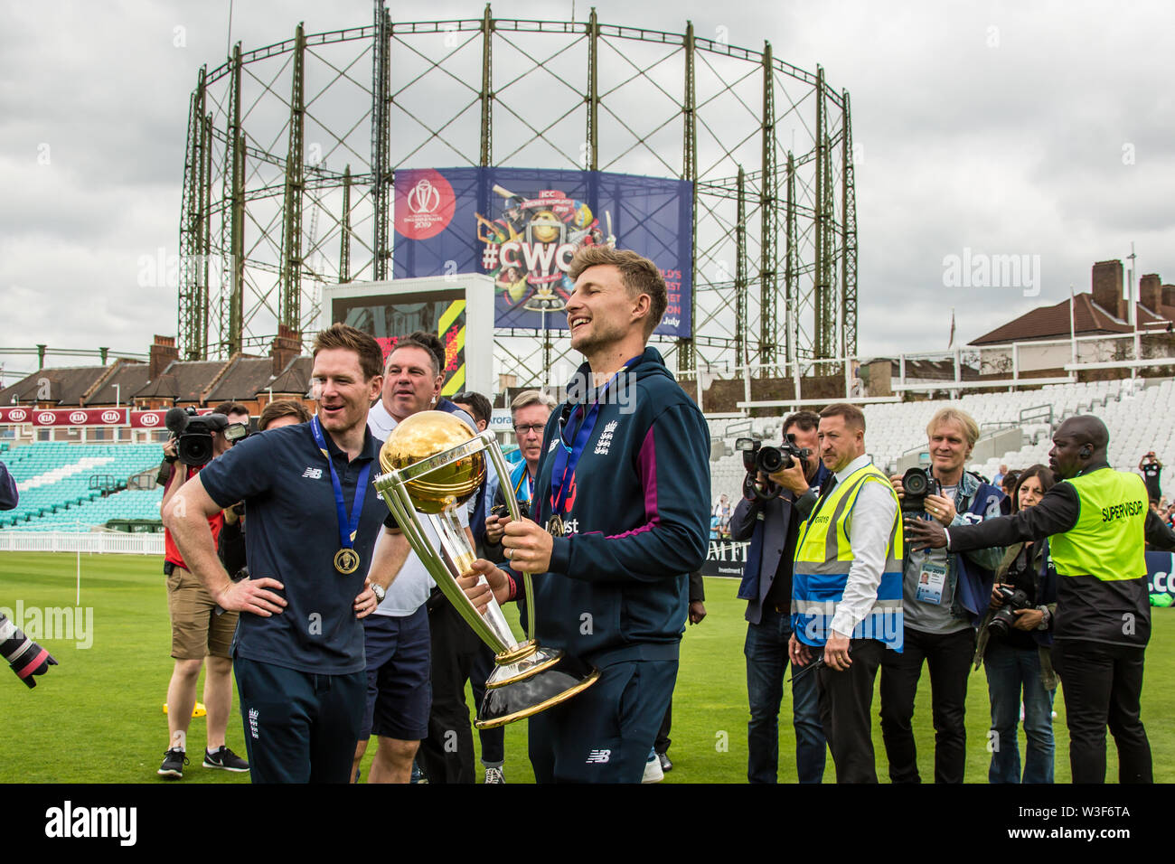 Cricket world cup trophy icc 2019 hi-res stock photography and images ...