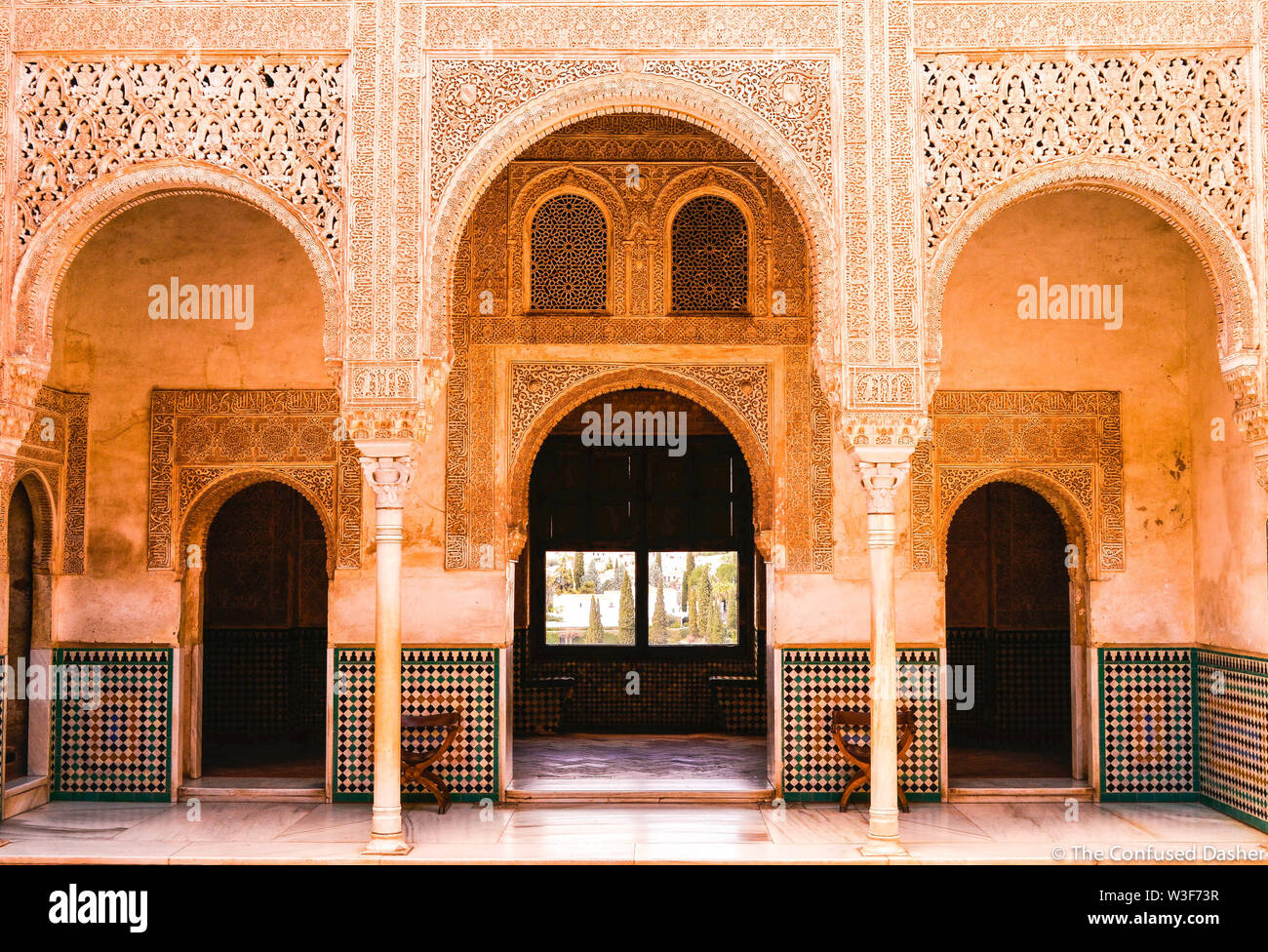 palace and mosque interior hall andalus - islamic civilization Stock ...