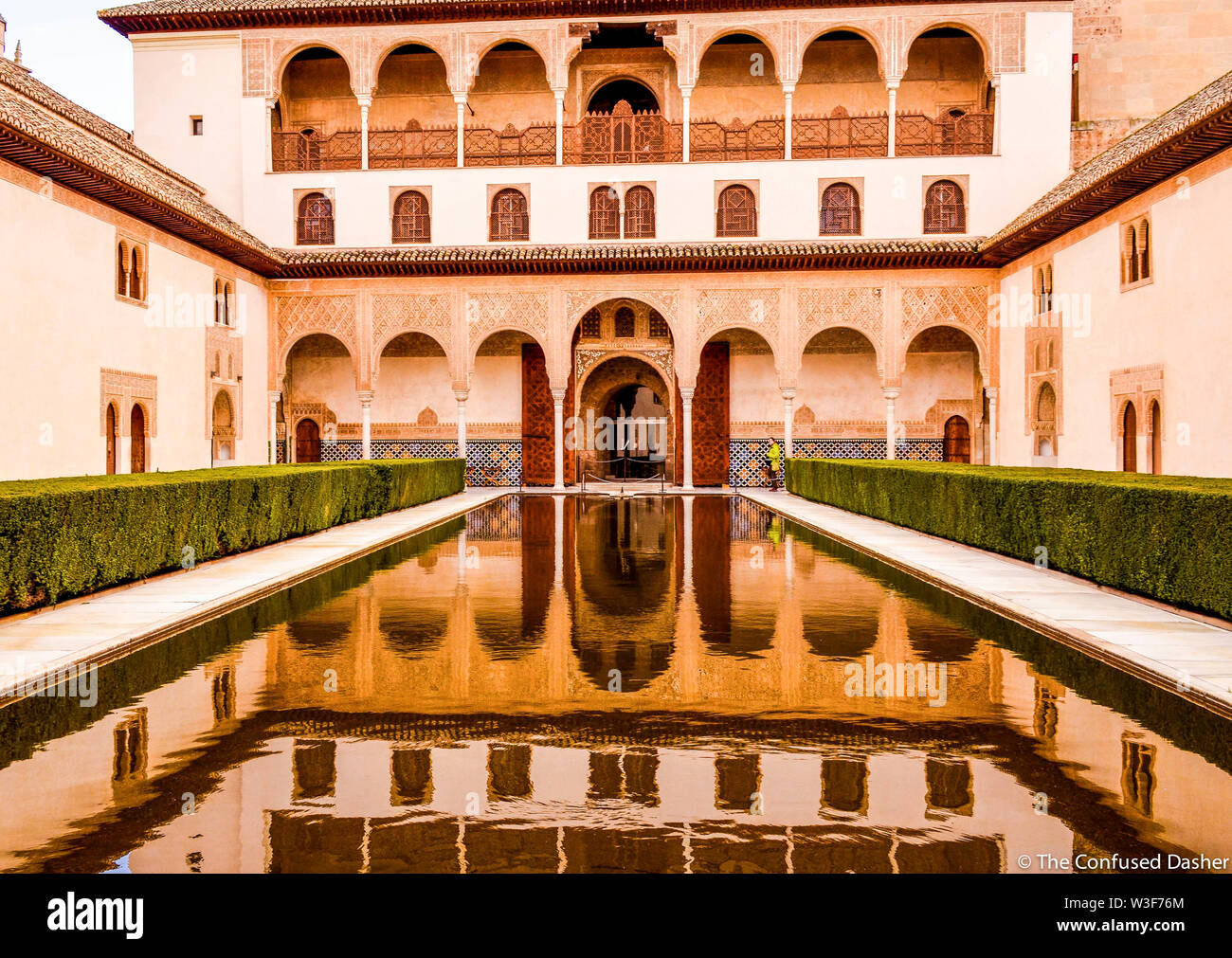 palace and mosque interior hall andalus - islamic civilization Stock ...