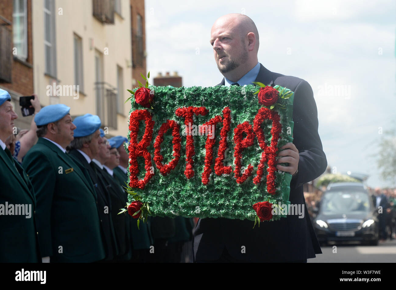 Foral tribute funeral father ted star brendan grace church st hi-res ...