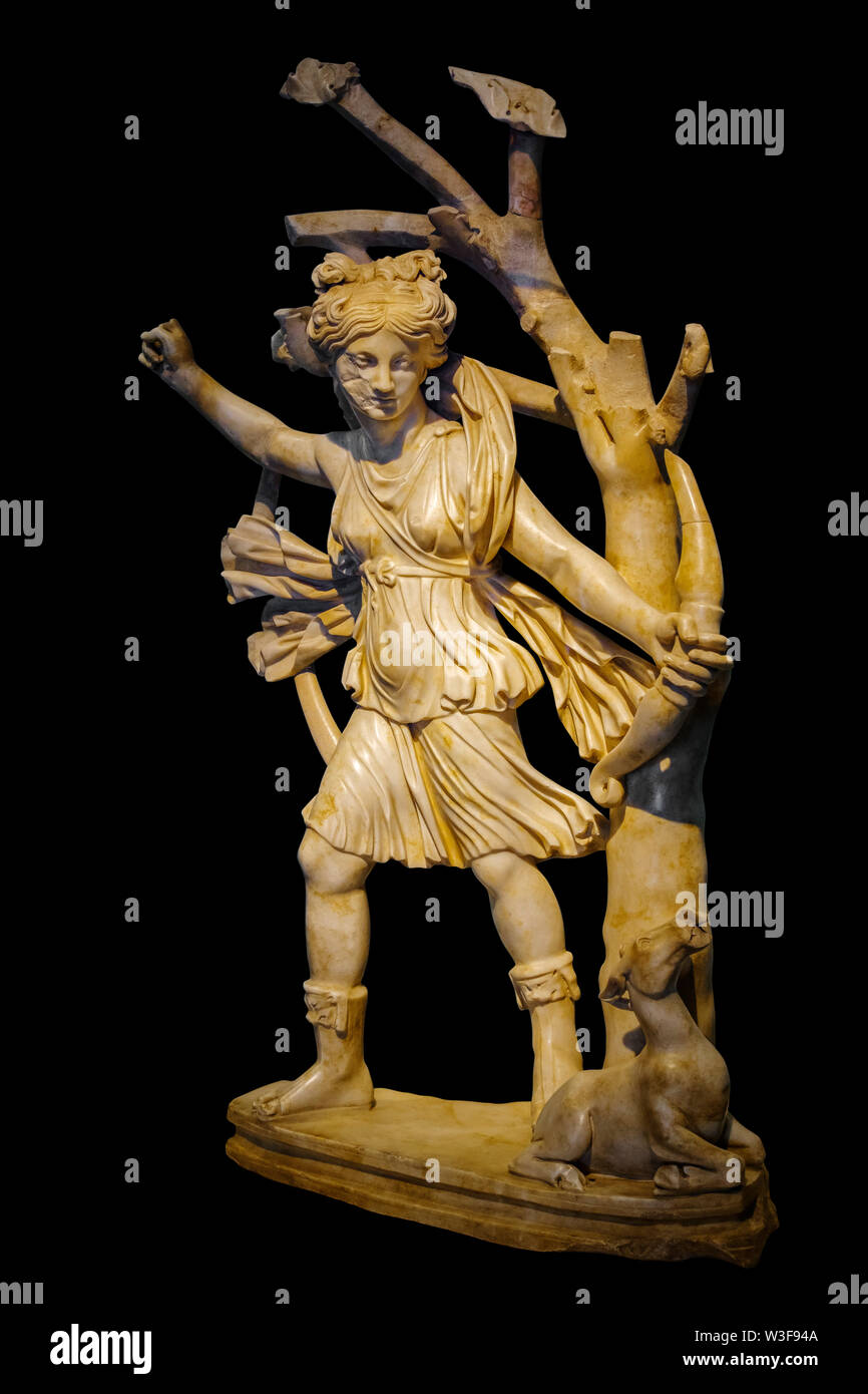 Roman goddess diana hi-res stock photography and images - Alamy
