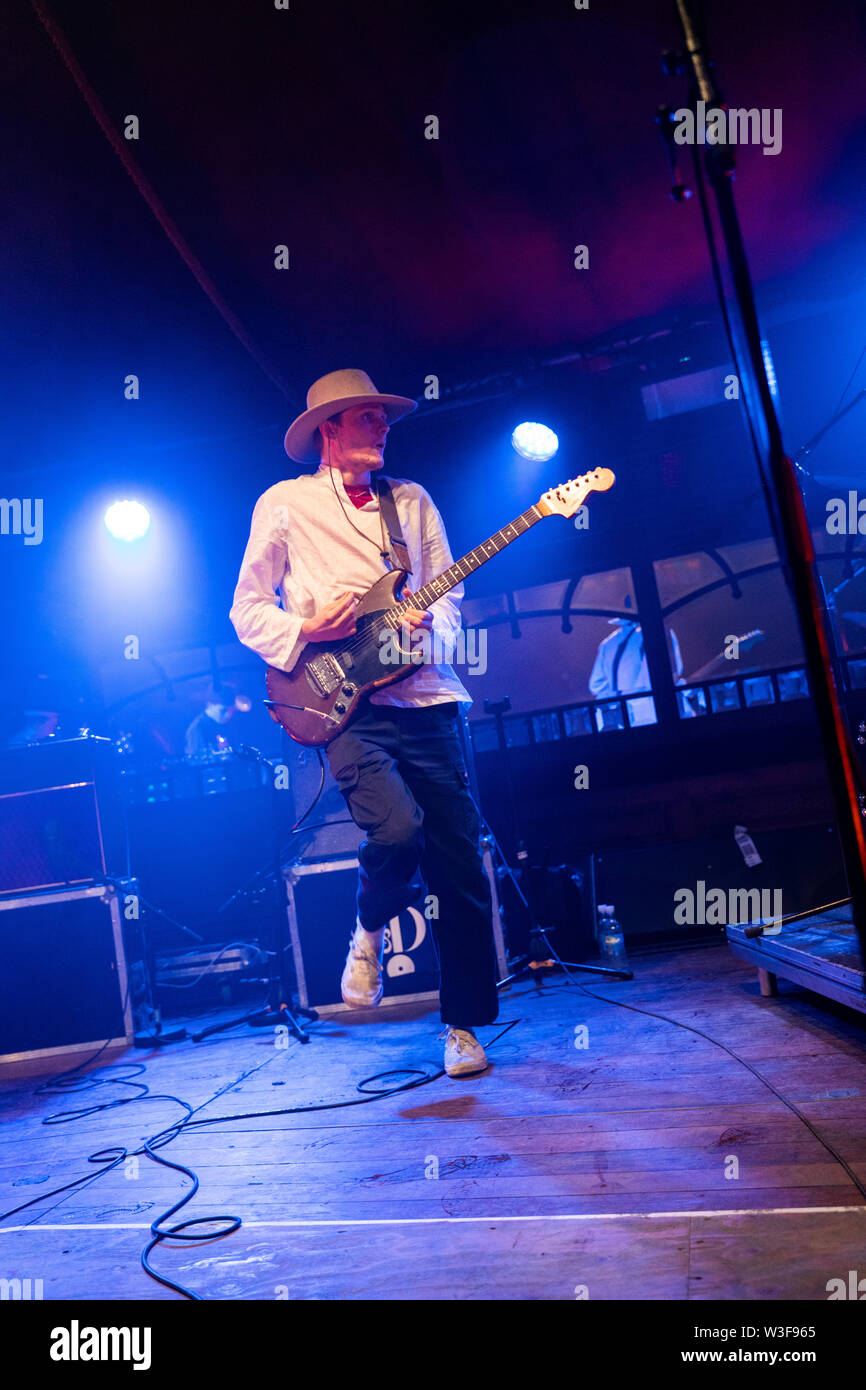 Black midi music 2019 hi-res stock photography and images - Alamy