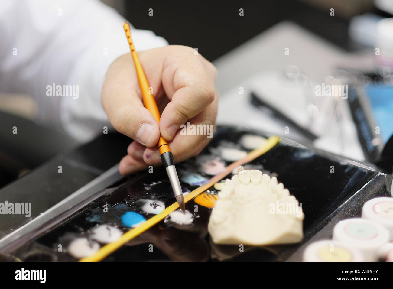 Making artificial teeth hi-res stock photography and images - Alamy