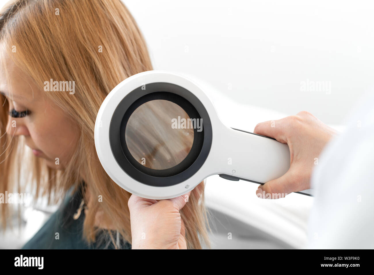 Trichologist hi-res stock photography and images - Alamy