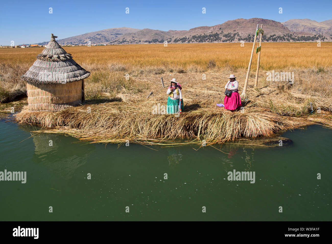 Uros totora reeds floating island, Lake Titicaca, Puno, Peru Stock ...