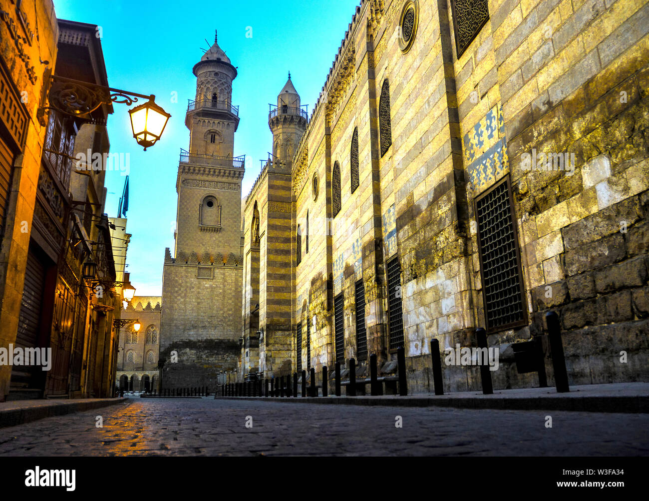 Al azhar mosque prayer hi-res stock photography and images - Alamy