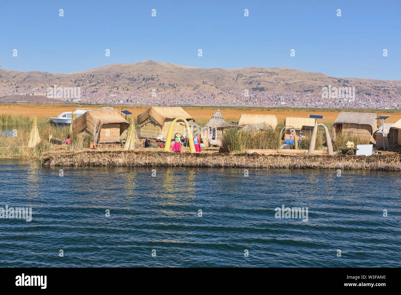 Uros totora reeds floating island, Lake Titicaca, Puno, Peru Stock ...