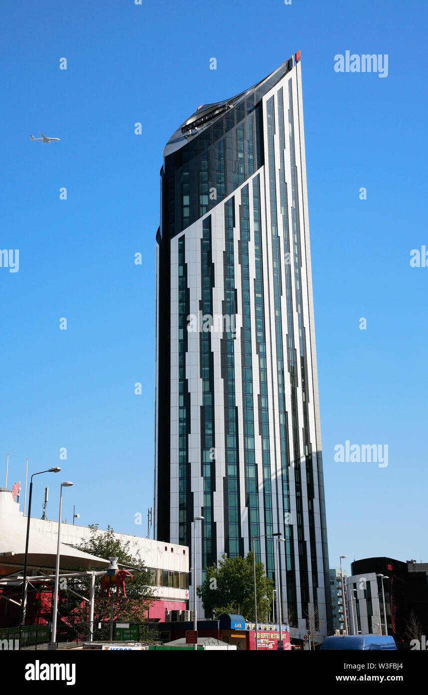 Strata tower in elephant castle hi-res stock photography and images - Alamy
