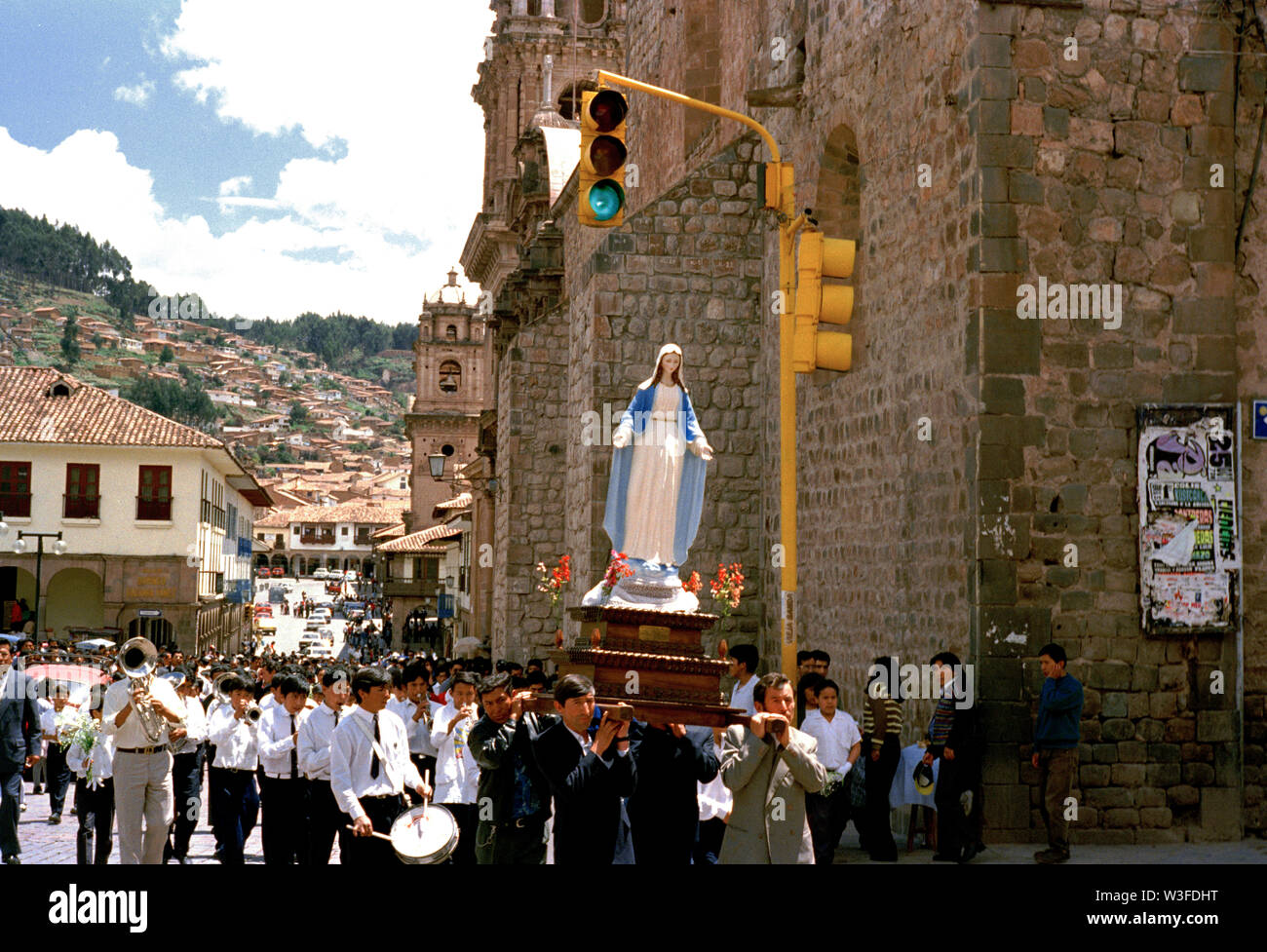 Funeral procession through the city streets Stock Photo - Alamy