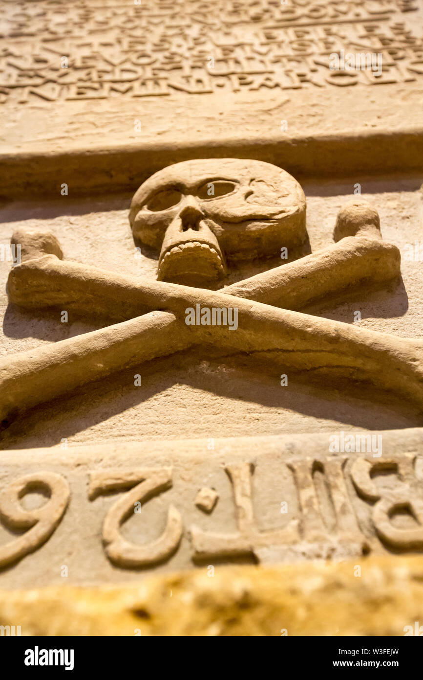 Grave stone st magnus cathedral hi-res stock photography and images - Alamy