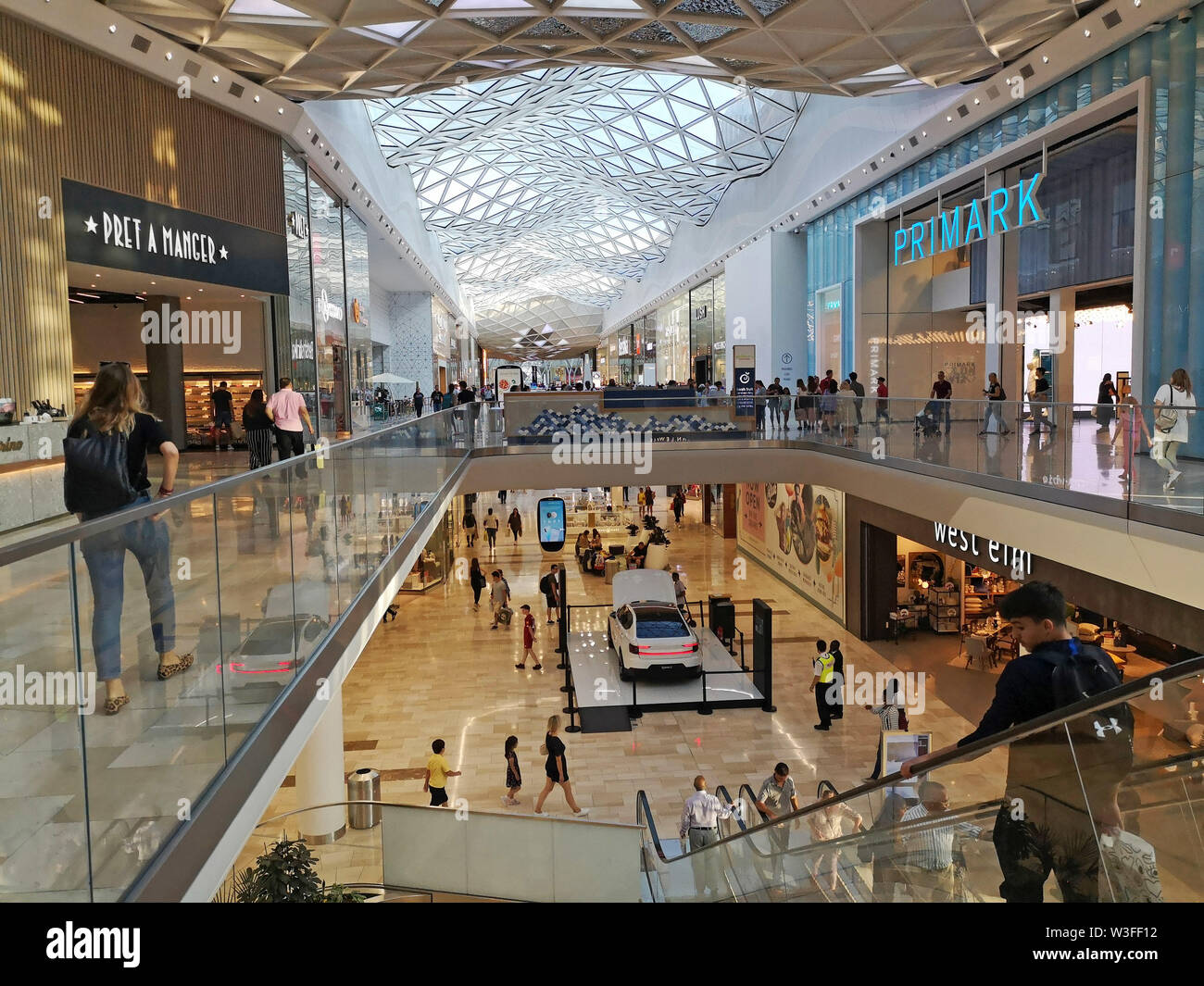 Inside westfields shopping centre hi-res stock photography and images ...