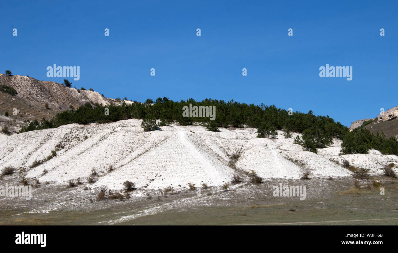 Geology, science of the earth. Calcareous rock, chalk downs and marls ...