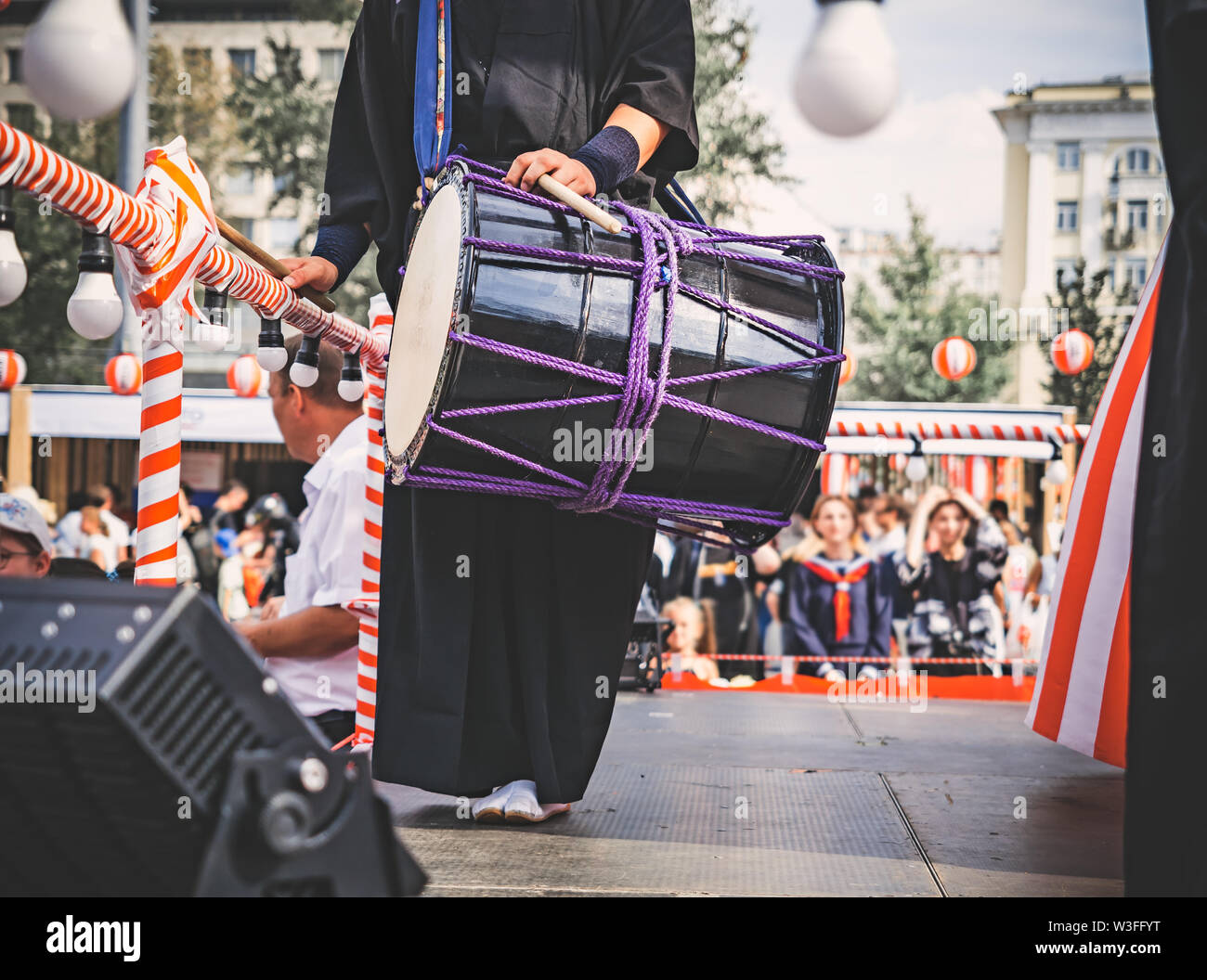Japanese taiko drummer kimono hi-res stock photography and images - Alamy