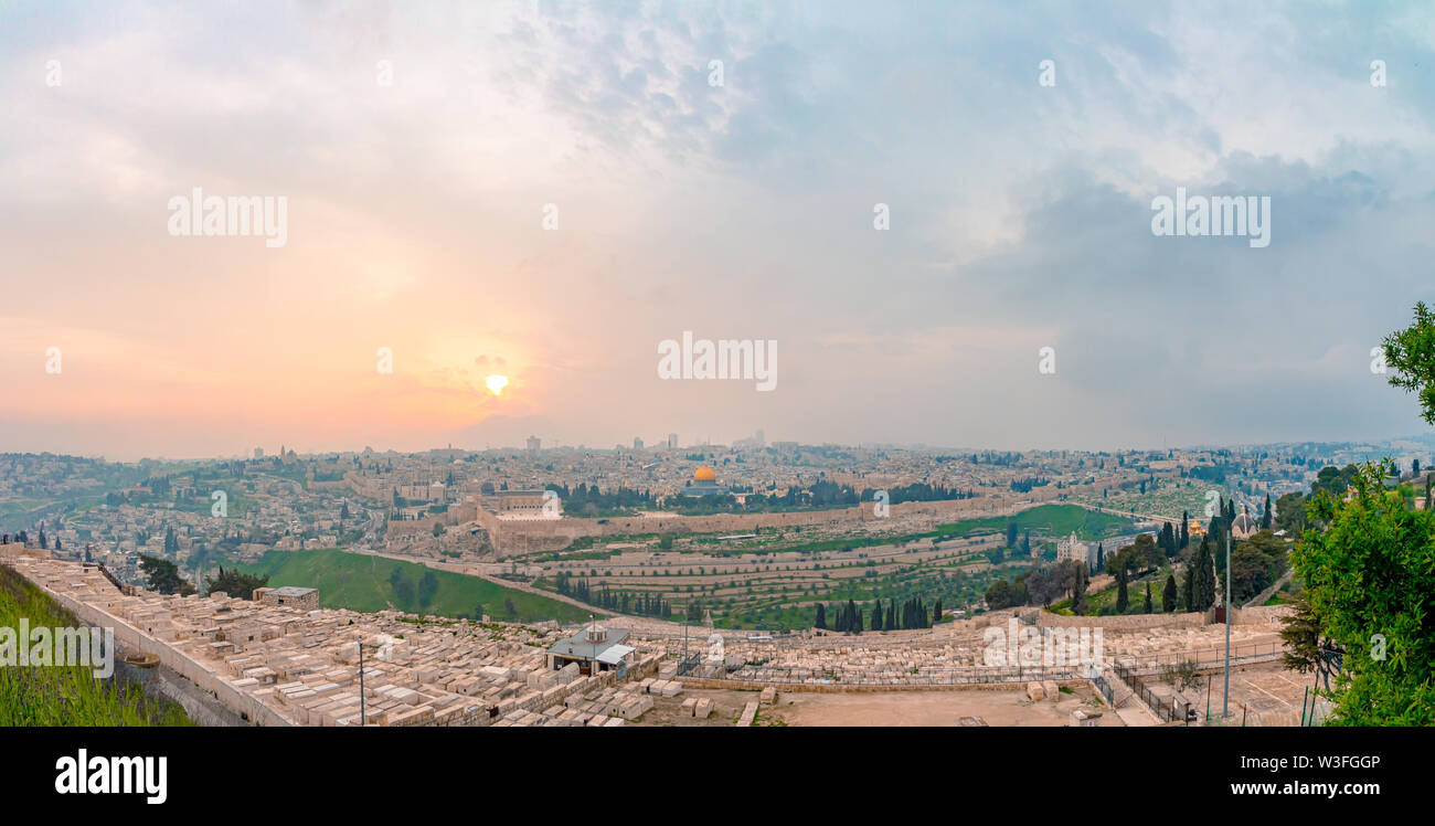 Panoramic view of Jerusalem old city and the Temple Mount during a ...
