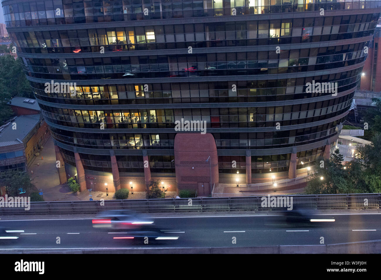 Office building hammersmith london hi-res stock photography and images ...