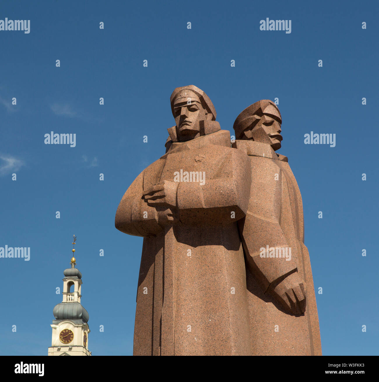 Red riflemen statue hi-res stock photography and images - Alamy